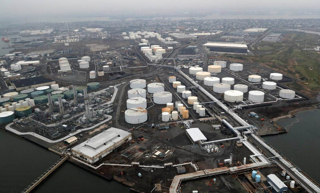 Former Refinery in Highly Industrialized Navigational Waterway